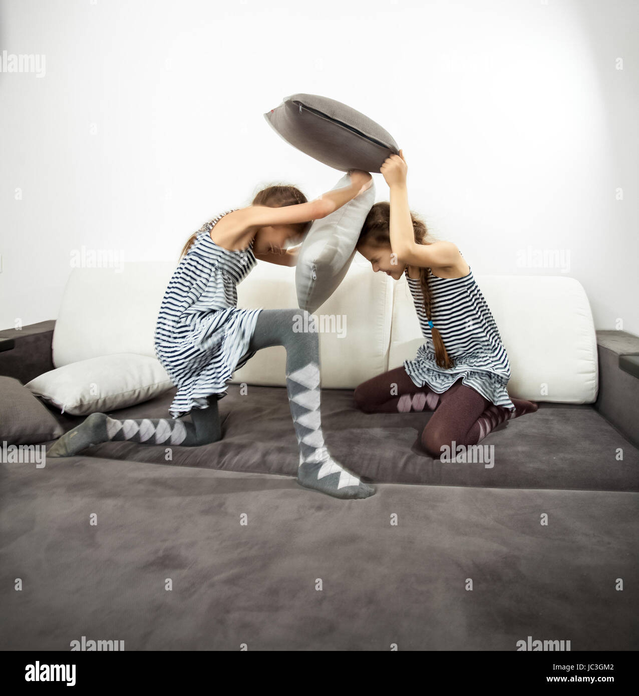 Small girls fighting hi-res stock photography and images - Alamy