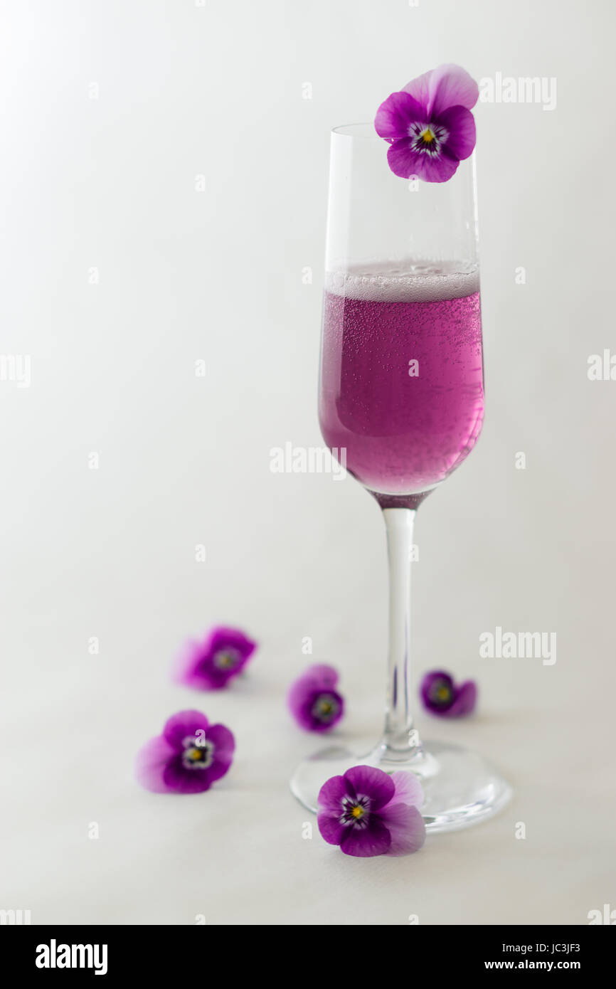 violet prosecco with flowers Stock Photo - Alamy