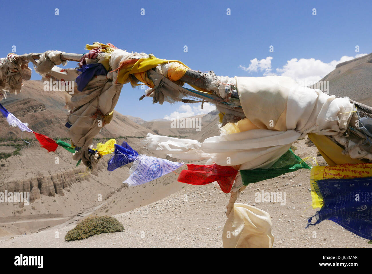 Flags flutter hi-res stock photography and images - Alamy