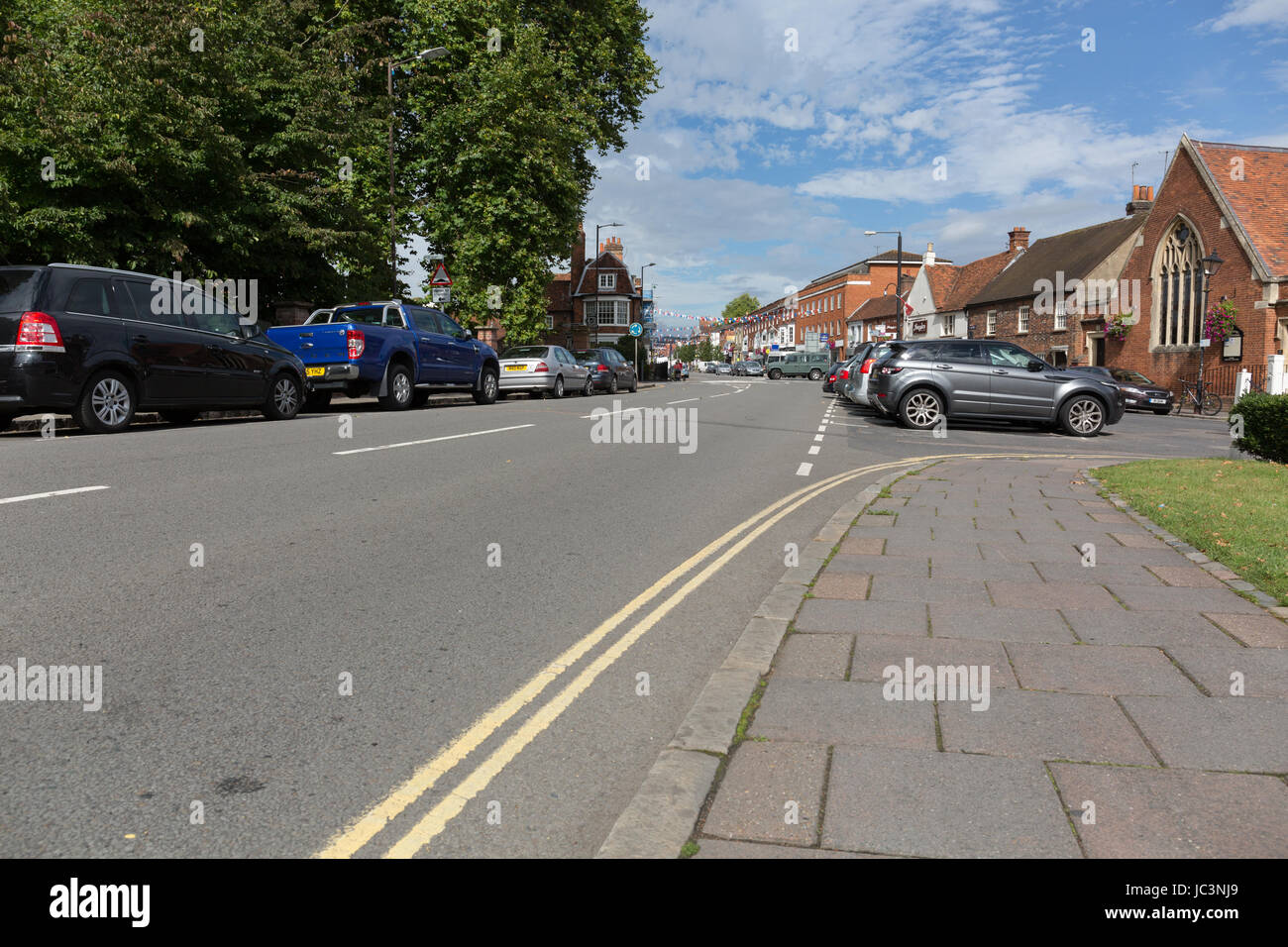 Henley on thames road sign hi-res stock photography and images - Alamy