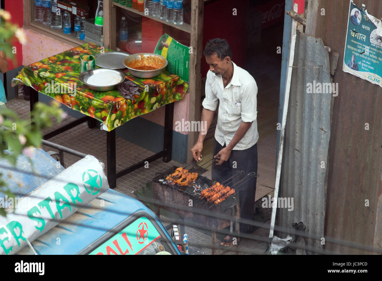 Ouside cafe hi-res stock photography and images - Alamy