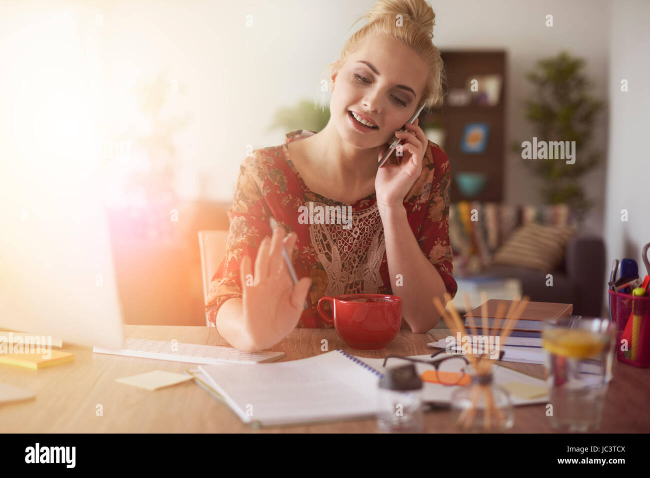 Conversation with a client hi-res stock photography and images - Alamy