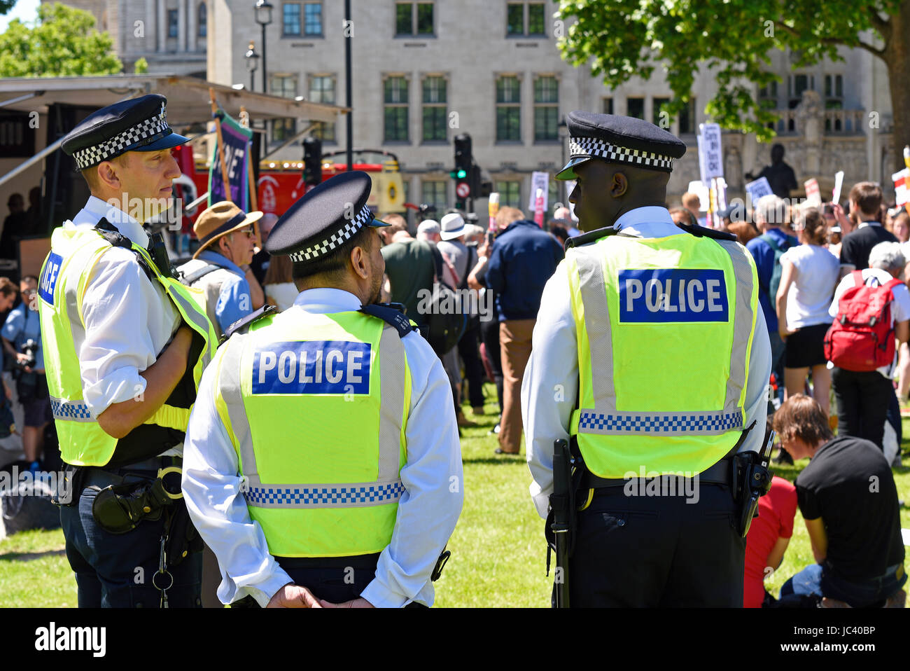 Metropolitan police general street hi-res stock photography and images ...
