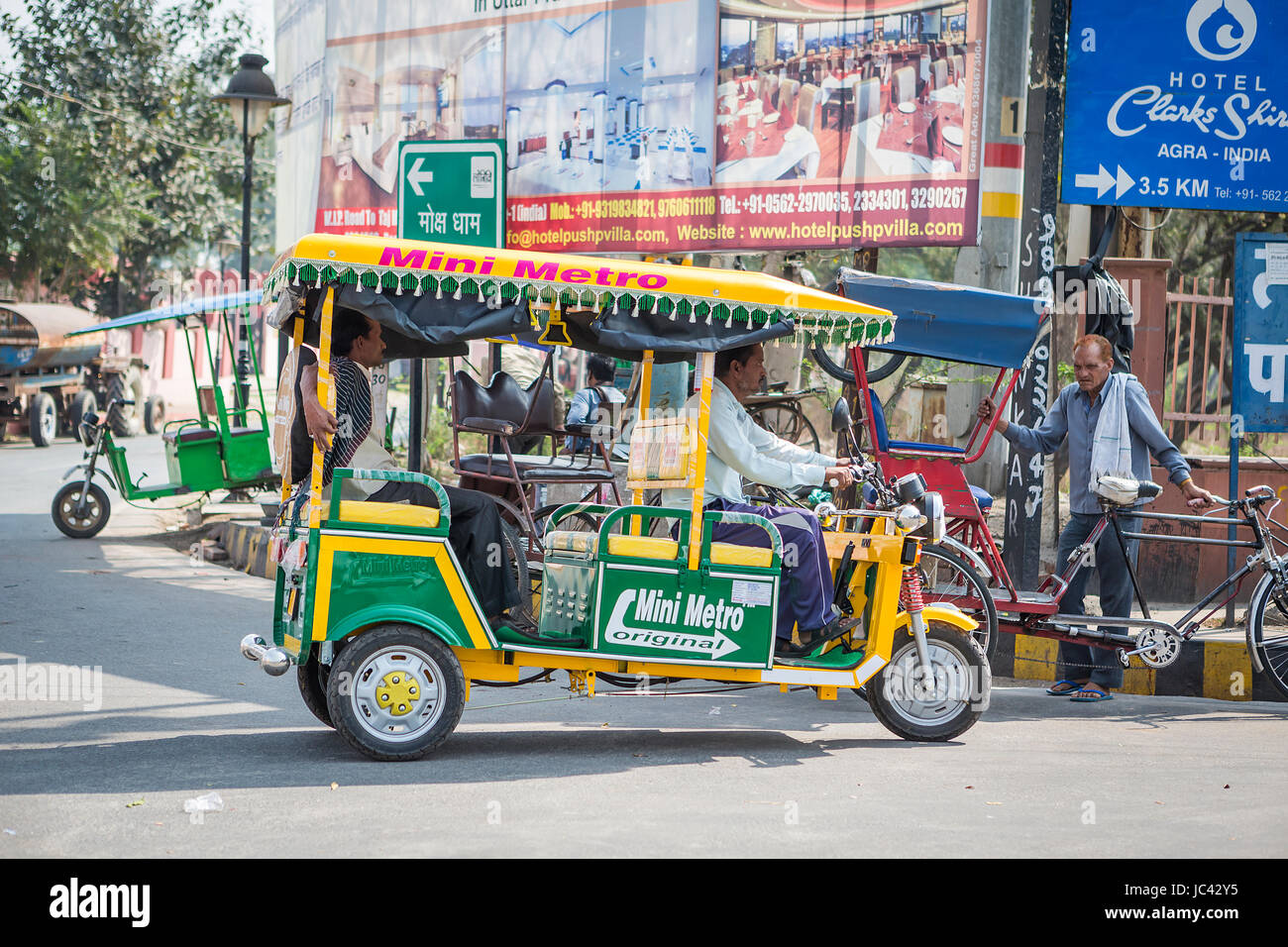 Transporting cycle rickshaw hi-res stock photography and images - Alamy