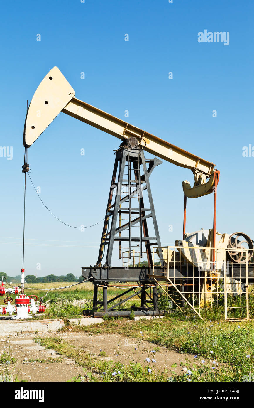 Sucker rod pump srp grasshopper pump hi-res stock photography and ...