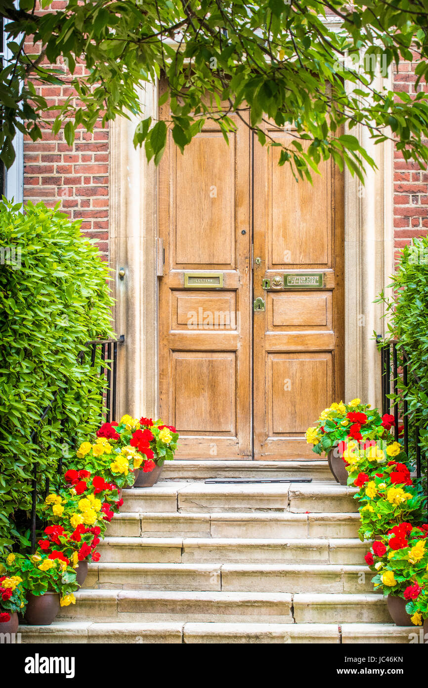 Main entrance the lodge hi-res stock photography and images - Alamy