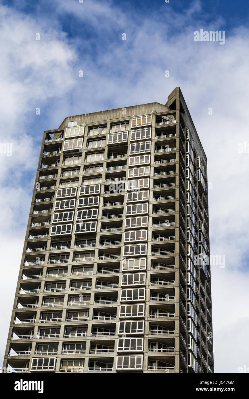 A modern office building in Seattle Stock Photo - Alamy