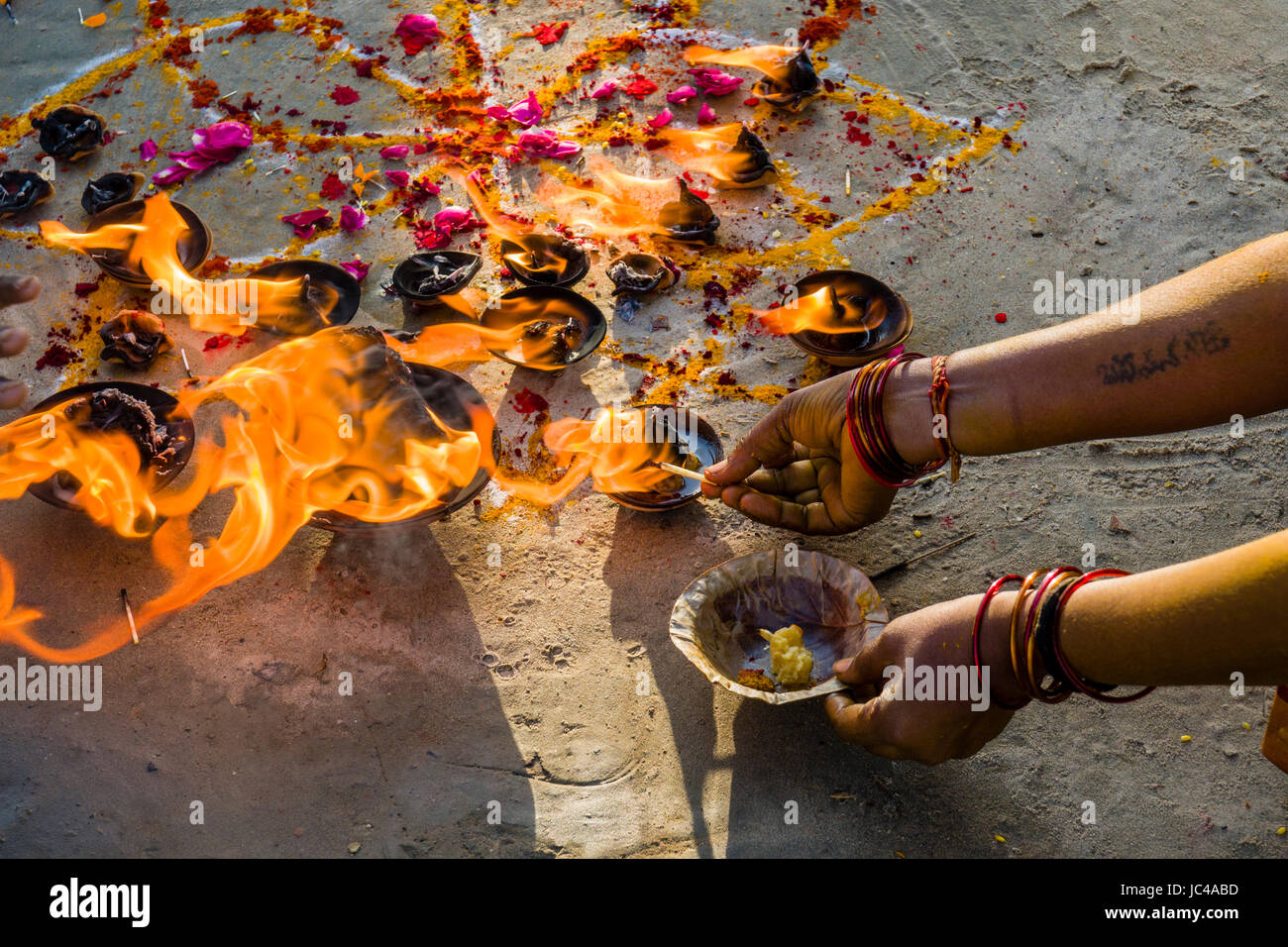 Fire ritual hi-res stock photography and images - Alamy