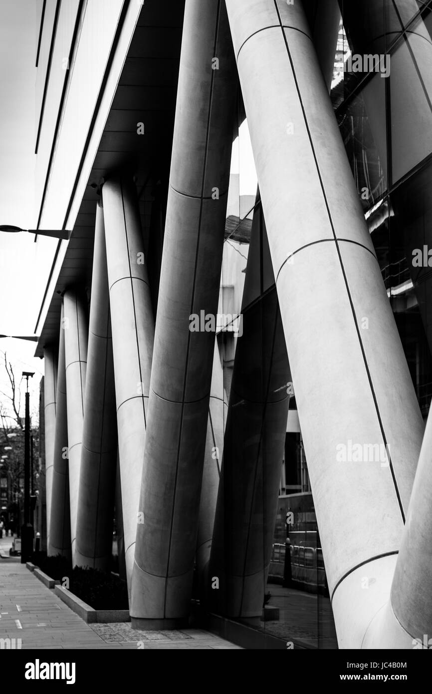 Triangle glass building hi-res stock photography and images - Alamy