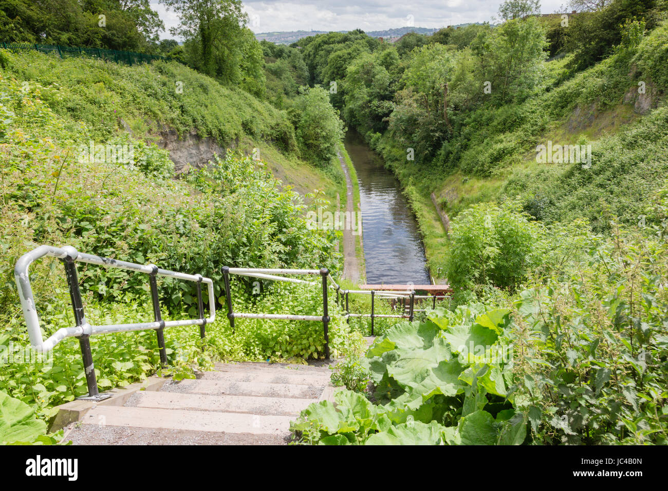 Steps leading to the Birmingham to Wolverhampton canal, Coseley, West ...