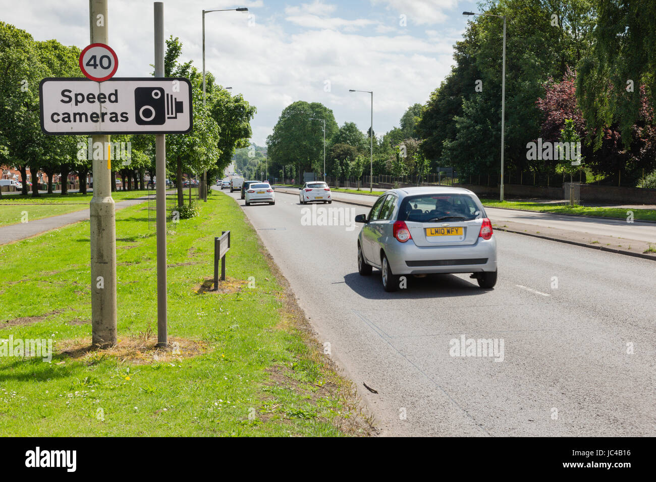 40 mph sign road traffic High Resolution Stock Photography and Images ...