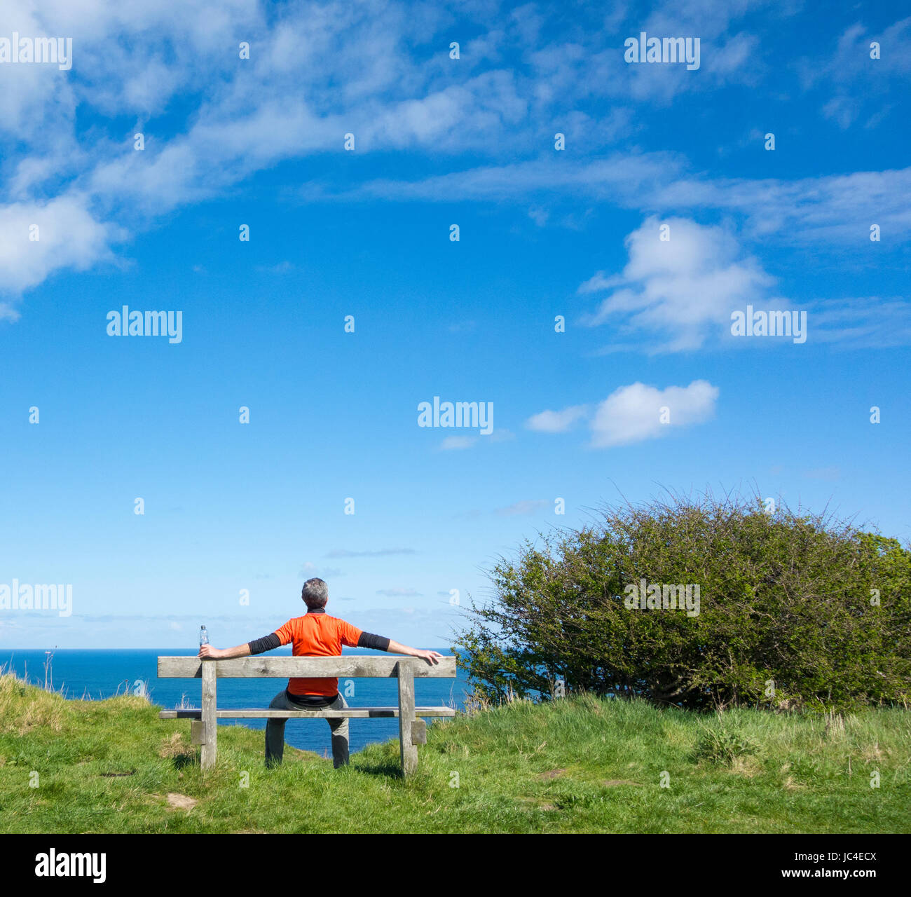 Footpath to bench on the coast hi-res stock photography and images - Alamy