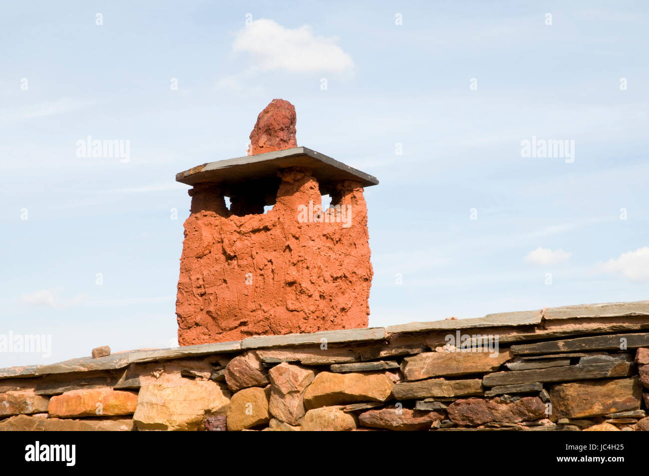 Arquitectura chimenea exterior hi-res stock photography and images - Alamy