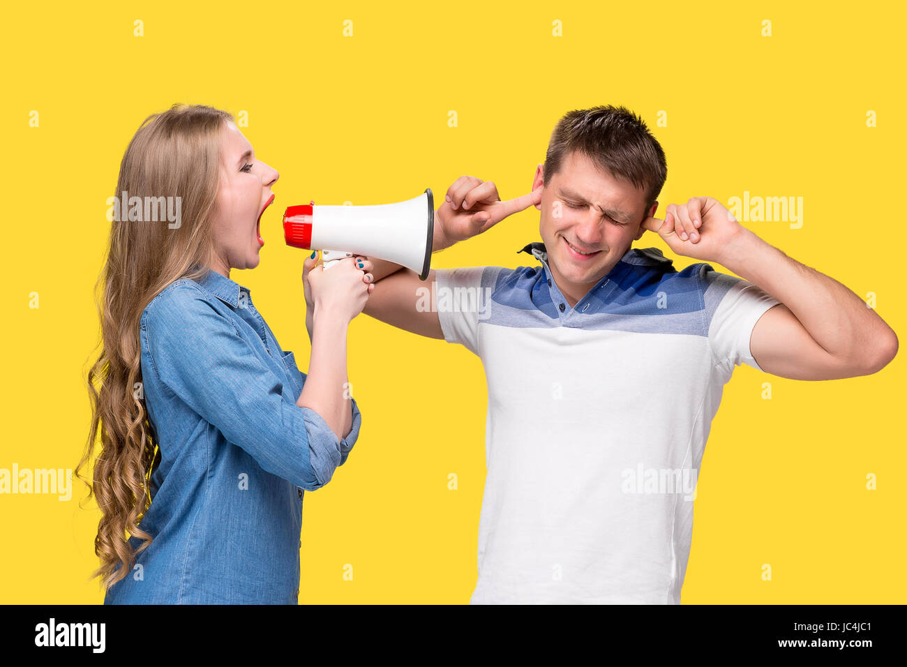 Man woman yelling at each other hi-res stock photography and images - Alamy