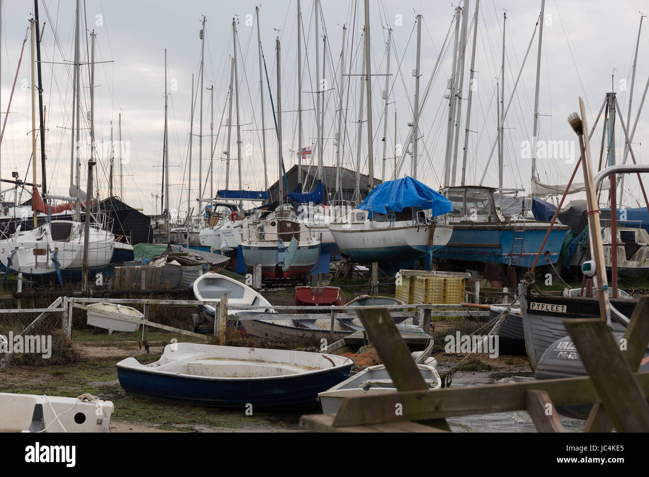 Essex boatyard boat boats hi-res stock photography and images - Alamy