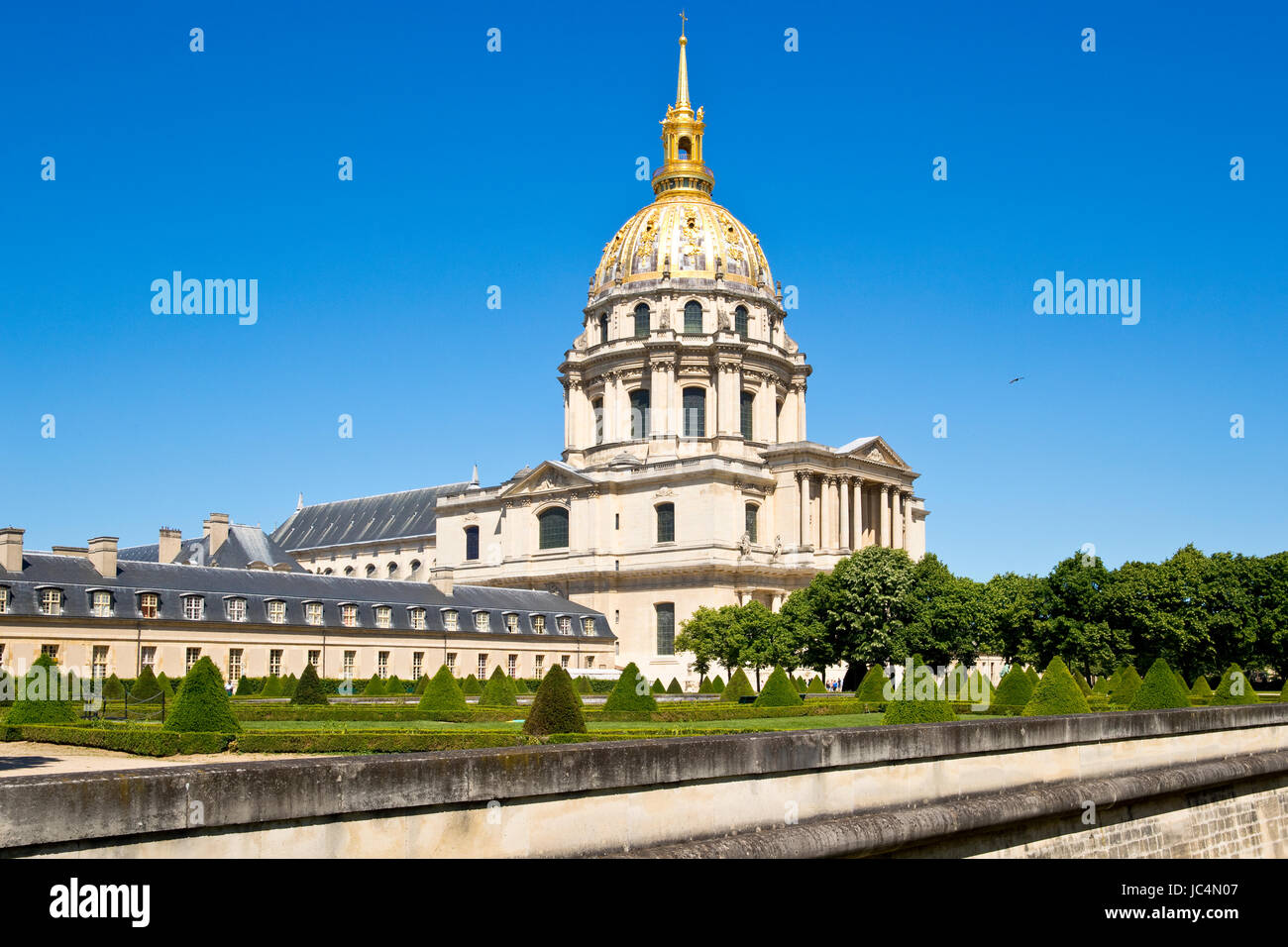 Hospital des invalides hi-res stock photography and images - Alamy