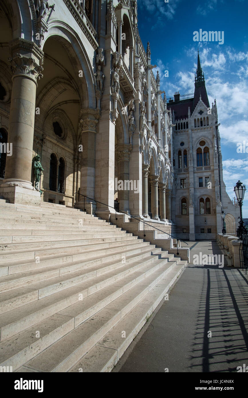 Library of the hungarian parliament hi-res stock photography and images ...