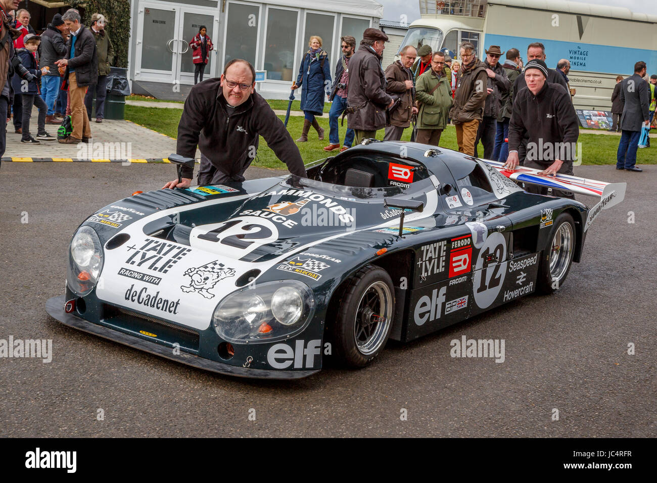 1975 Lola de Cadernet-Ford T380 is wheeled to the holding paddock for ...