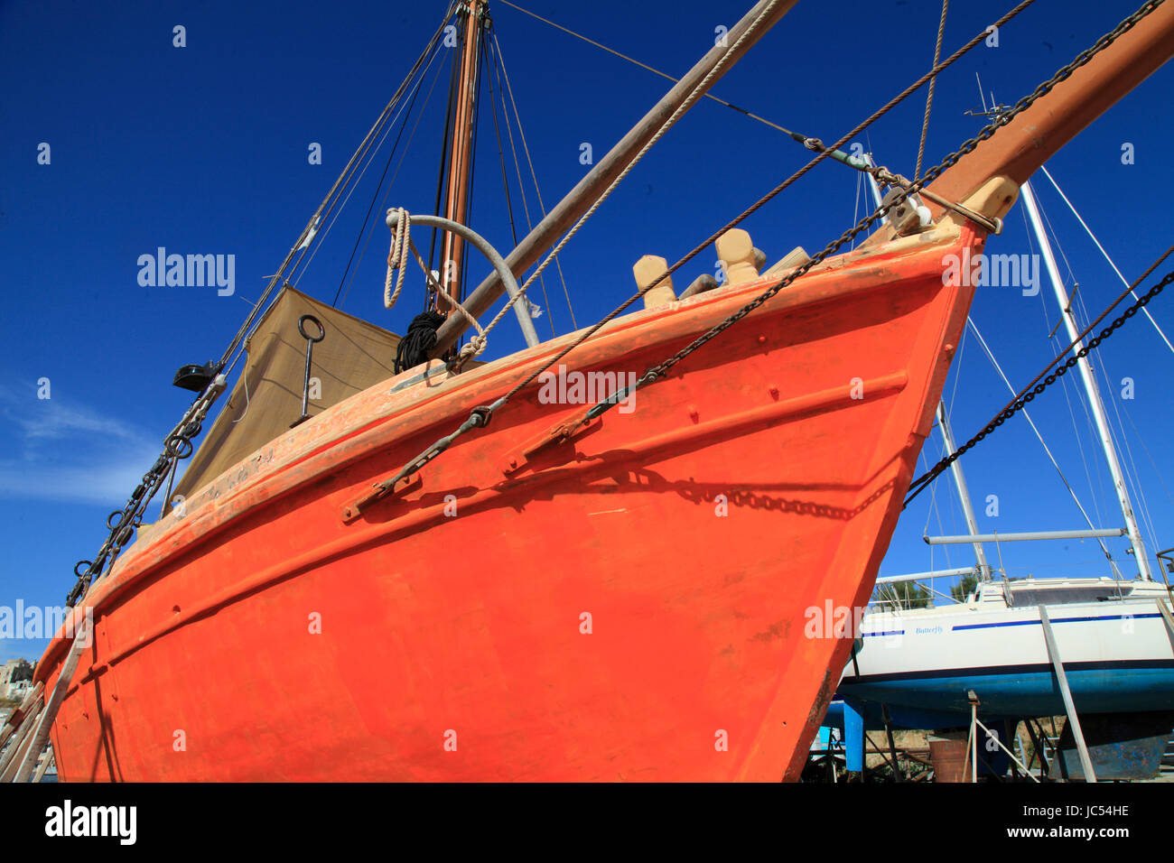 Greece, Cyclades, Naxos, Hora, shipyard, boat Stock Photo - Alamy