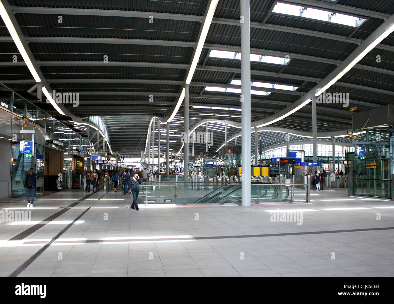 Main hall of the renovated Utrecht Centraal railway station ...