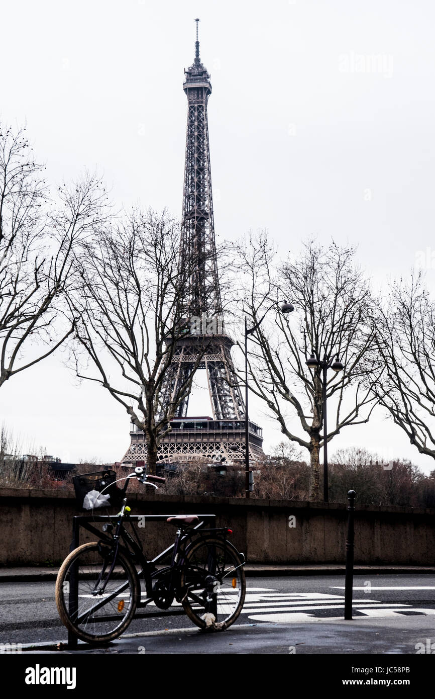 Monumento a parigi hi-res stock photography and images - Alamy
