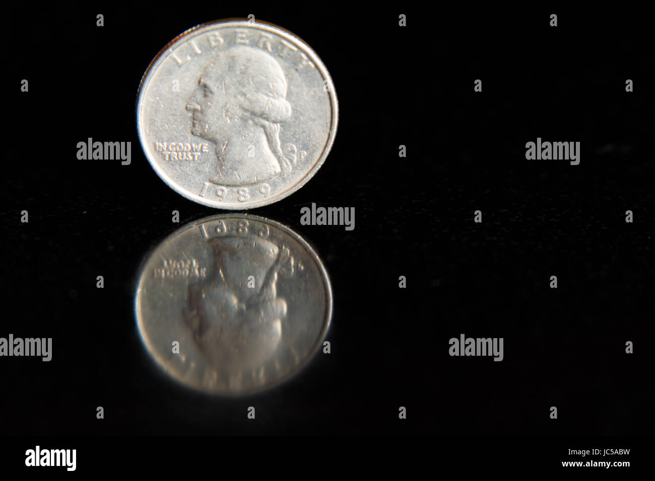 Quarter coin hi-res stock photography and images - Alamy
