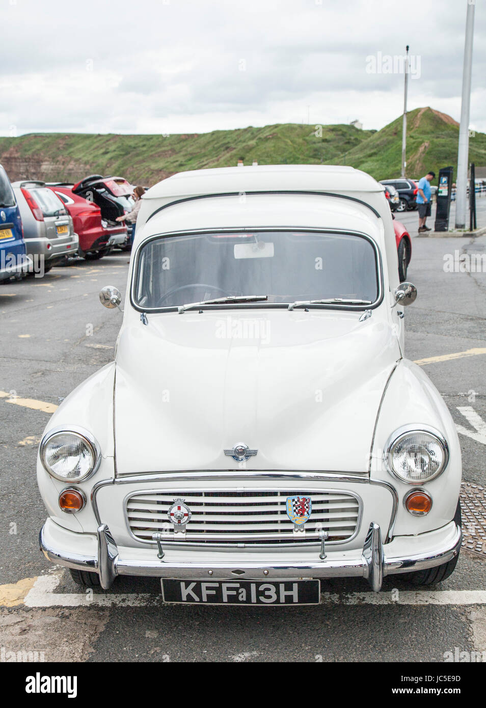 Morris van hi-res stock photography and images - Alamy