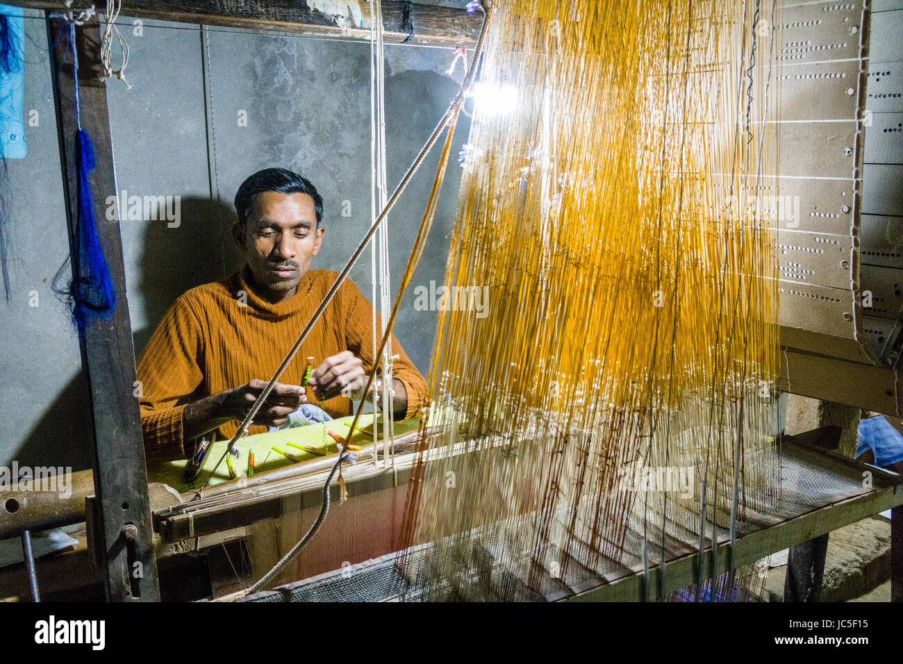 Old man weaving hi-res stock photography and images - Alamy