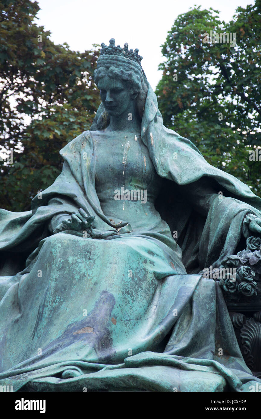 statue of the Empress Elisabeth Stock Photo - Alamy