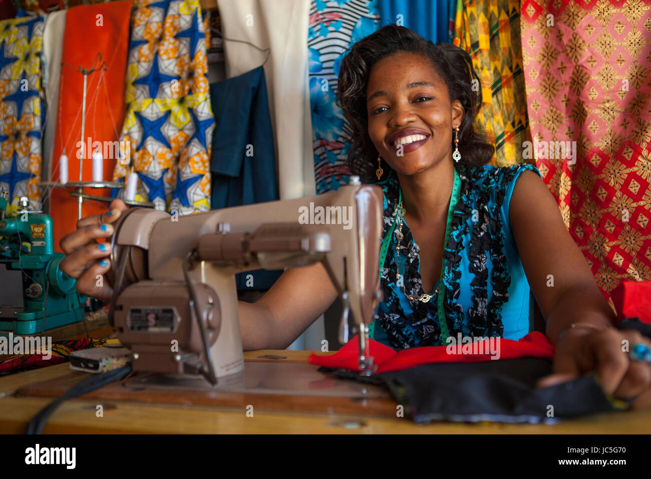 African woman tailor hi-res stock photography and images - Alamy