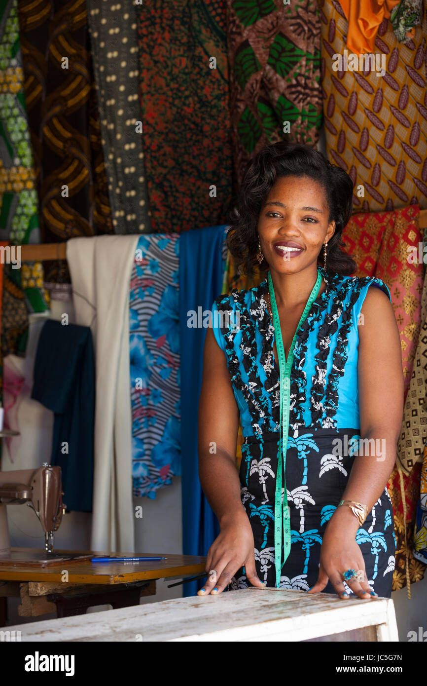 African woman tailor hi-res stock photography and images - Alamy