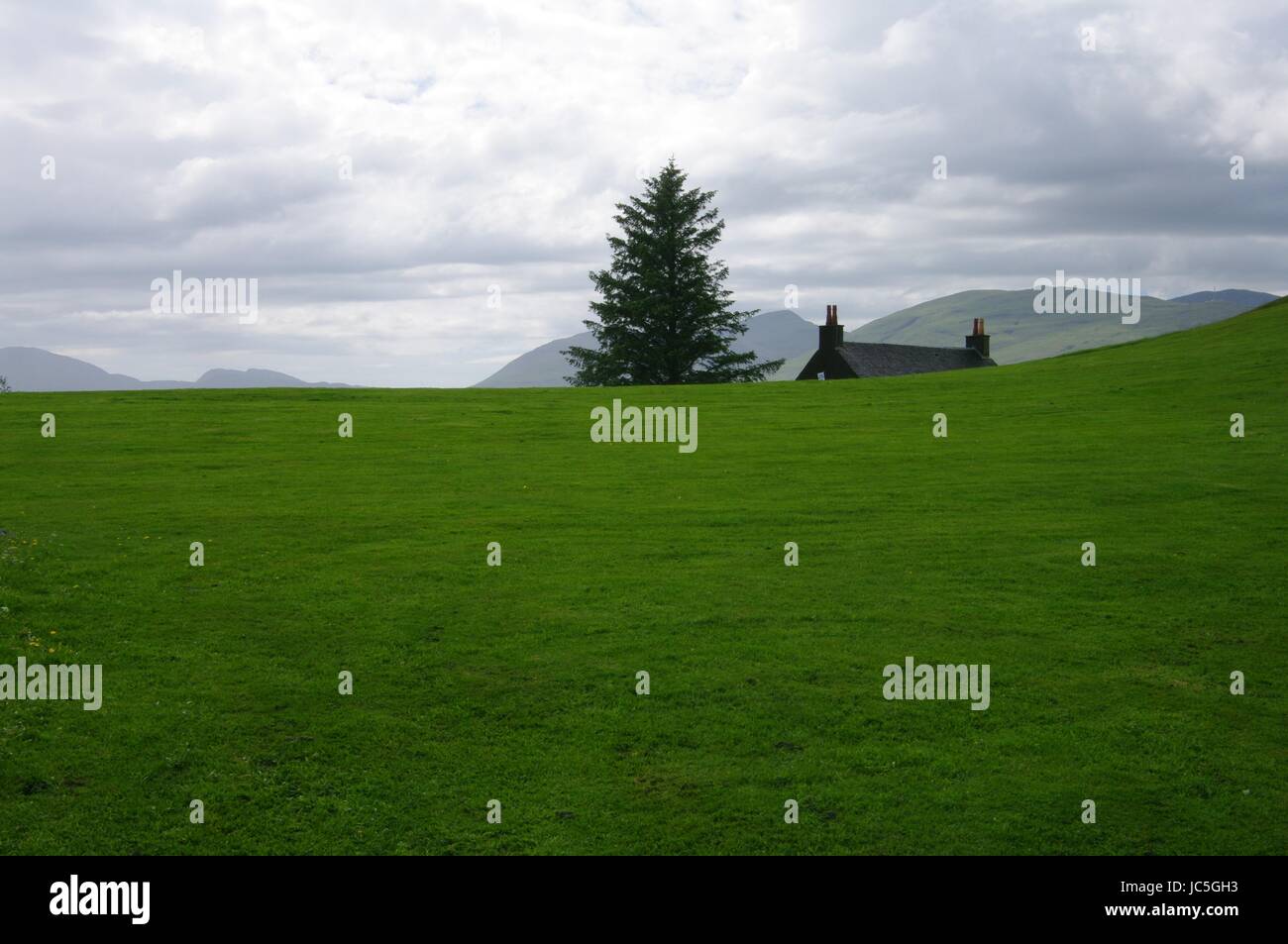 Turf house scotland hi-res stock photography and images - Alamy