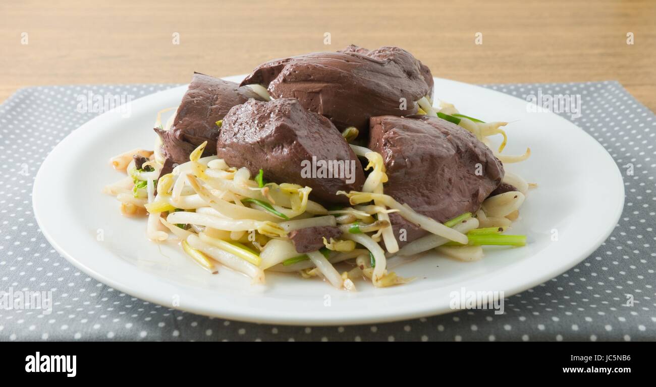 Chinese Traditional Food, Stir Fried Bean Sprout with Pig Blood Curd ...