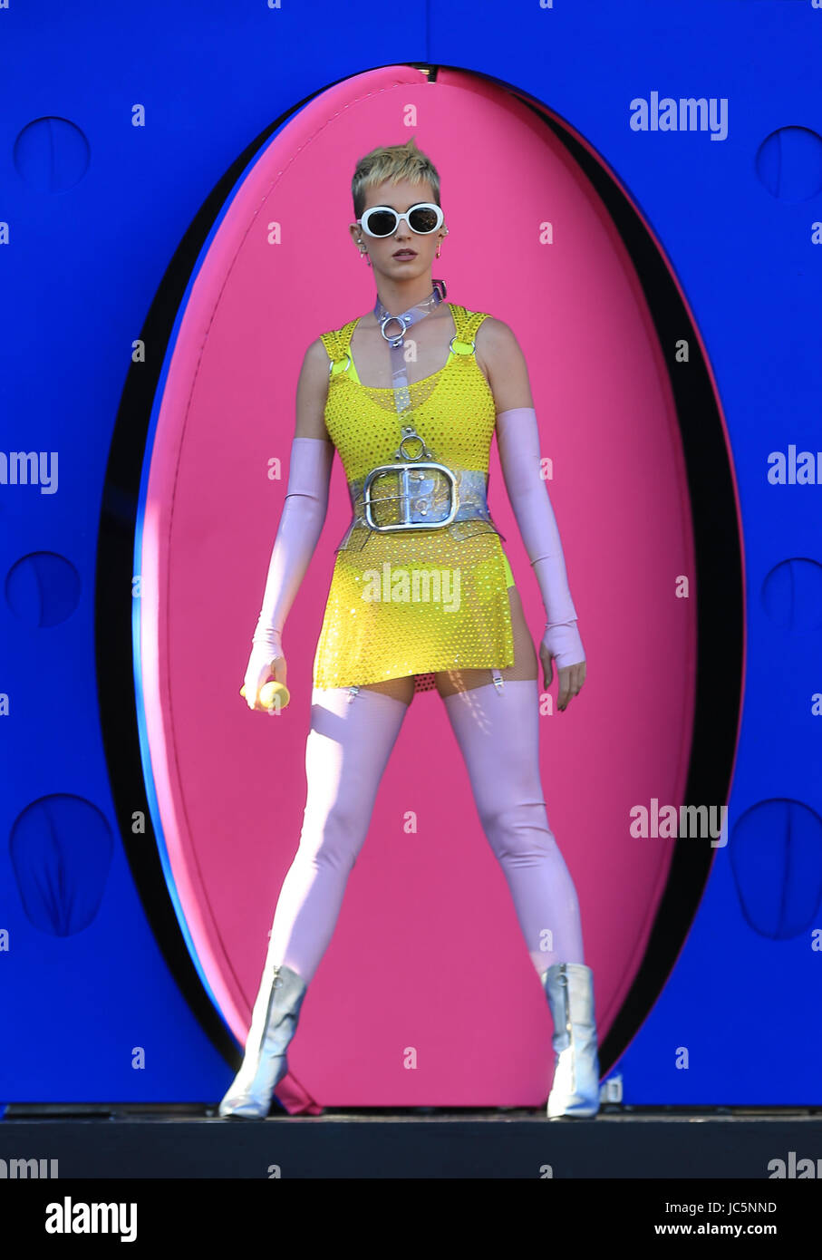 Buzz cut hairstyle hi-res stock photography and images - Alamy