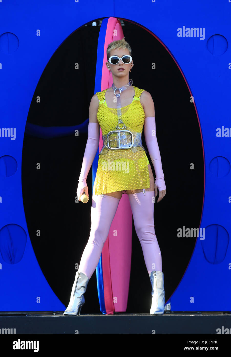 Buzz cut hairstyle hi-res stock photography and images - Alamy