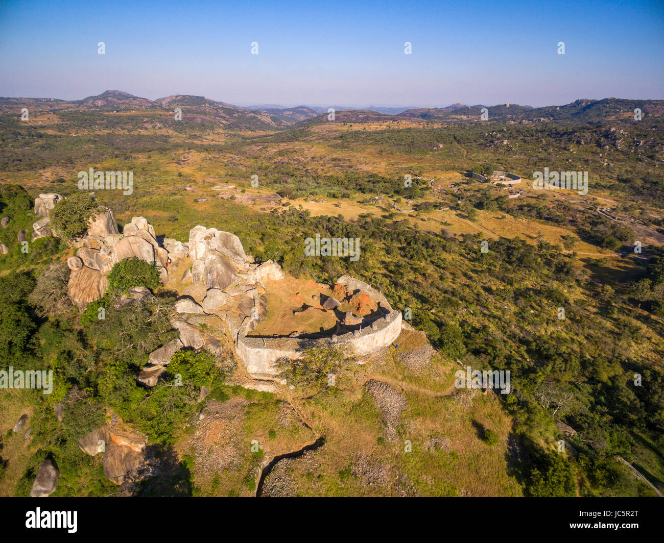 The hill complex at Great Zimbabwe Ruins Stock Photo - Alamy