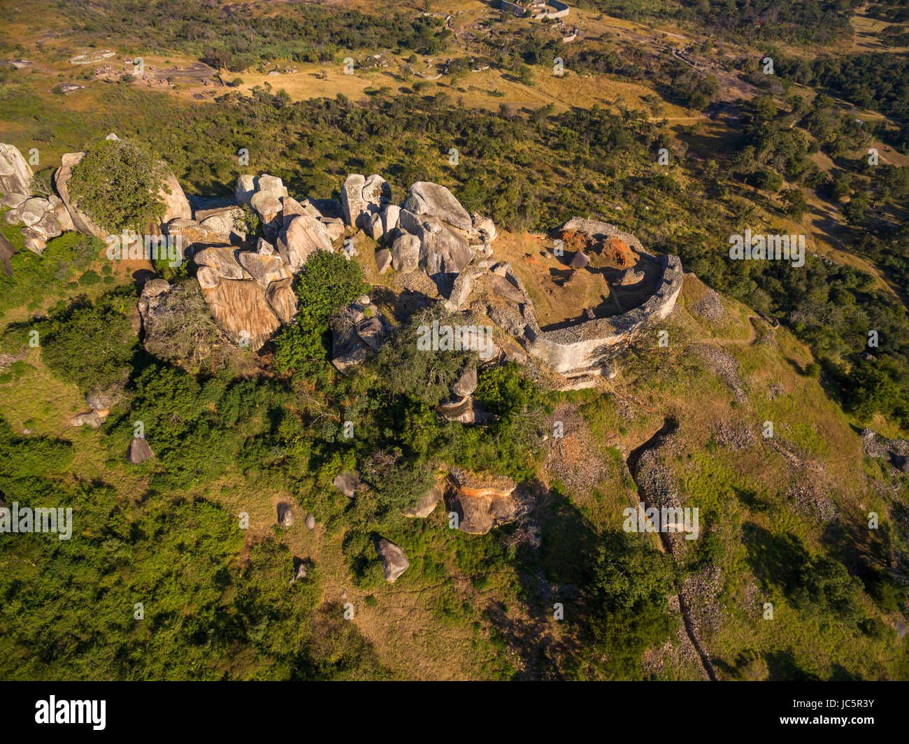 The hill complex at Great Zimbabwe Ruins Stock Photo - Alamy