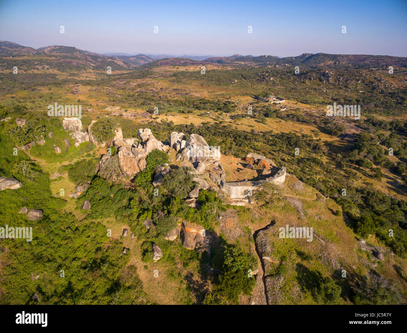 The hill complex at Great Zimbabwe Ruins Stock Photo - Alamy