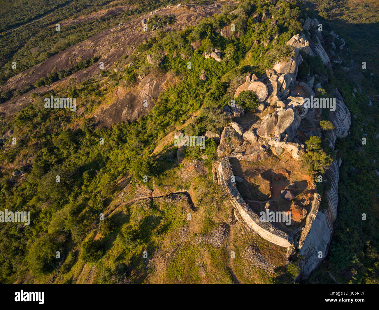 The hill complex at Great Zimbabwe Ruins Stock Photo - Alamy
