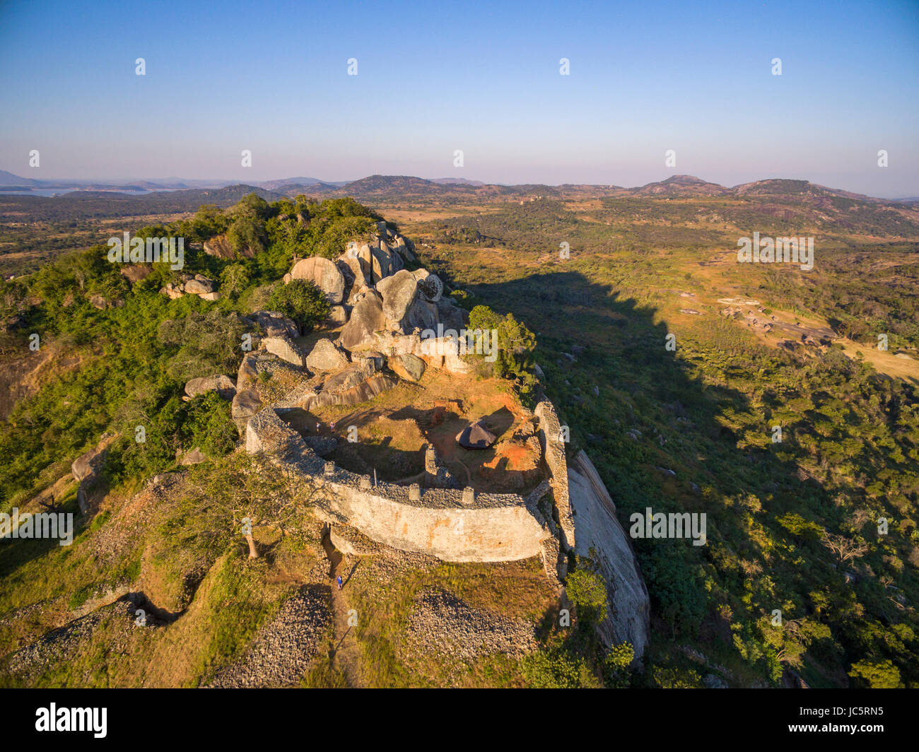 The hill complex at Great Zimbabwe Ruins Stock Photo - Alamy