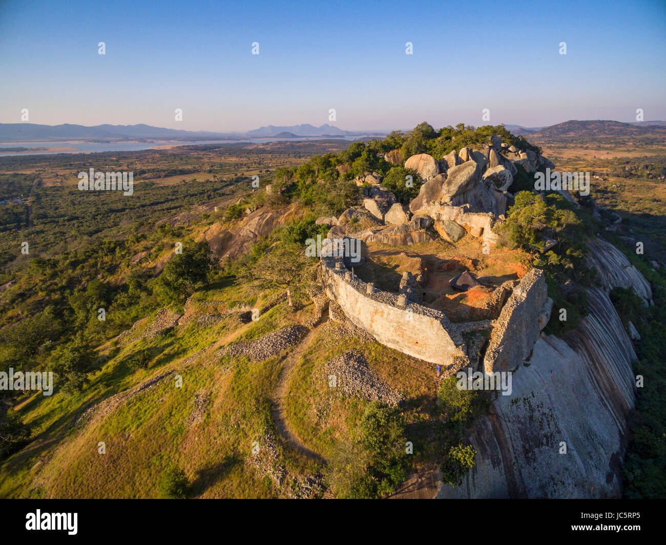 The hill complex at Great Zimbabwe Ruins Stock Photo - Alamy