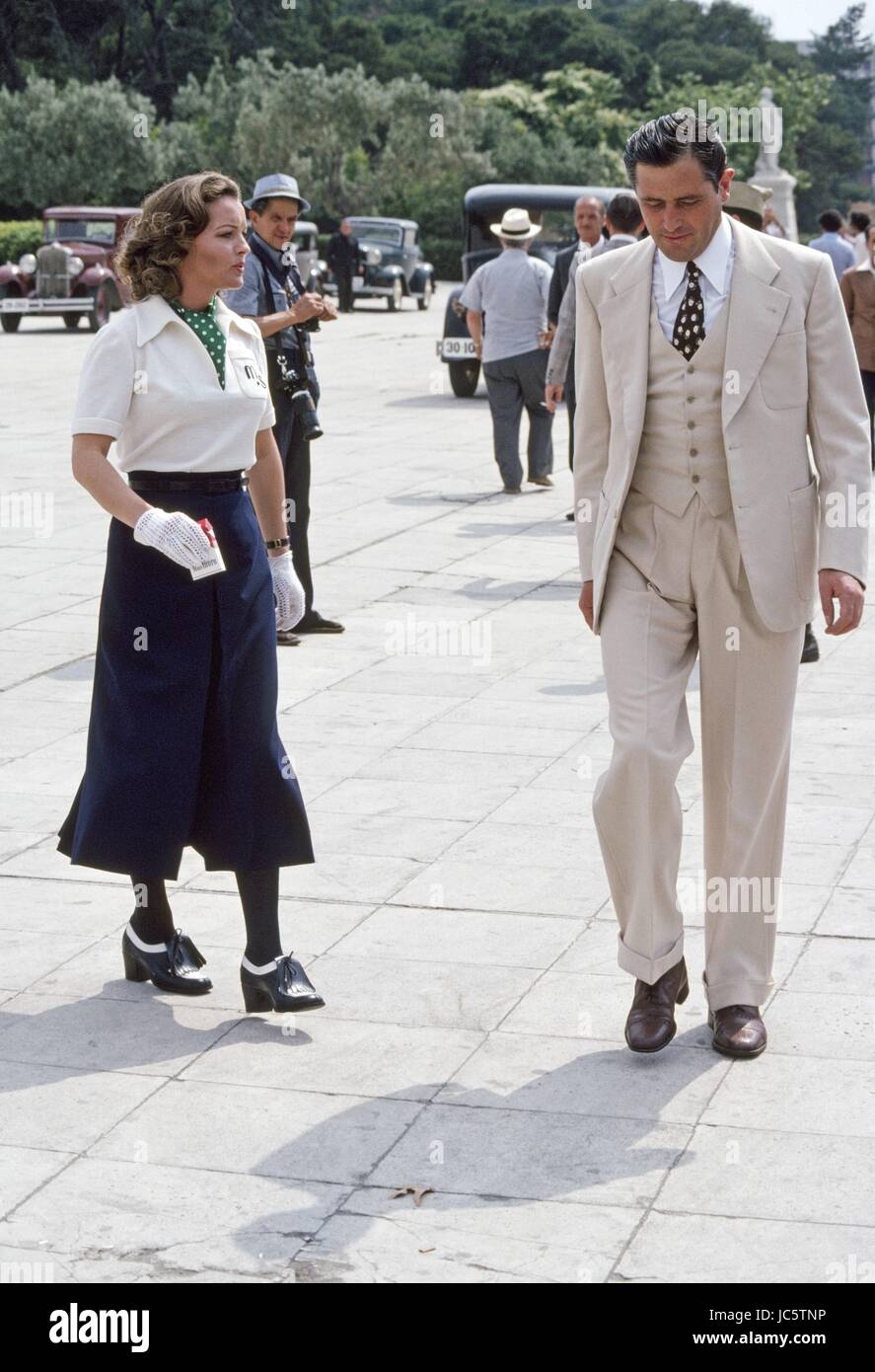 Romy Schneider and Victor Lanoux on the set of the film 'Une Femme à sa ...