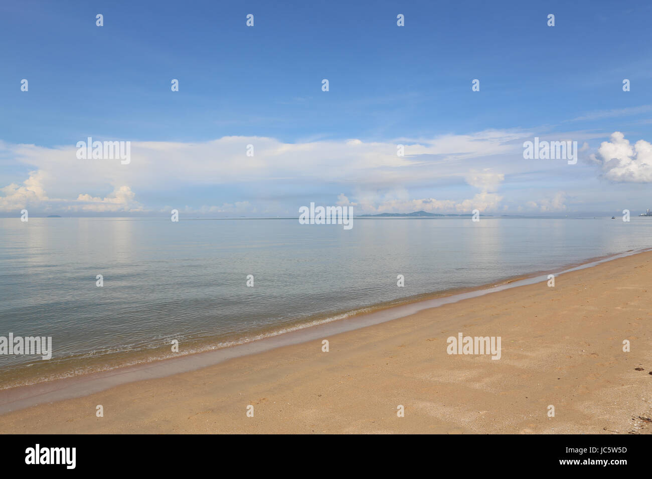 Seascape with flat sea Stock Photo - Alamy