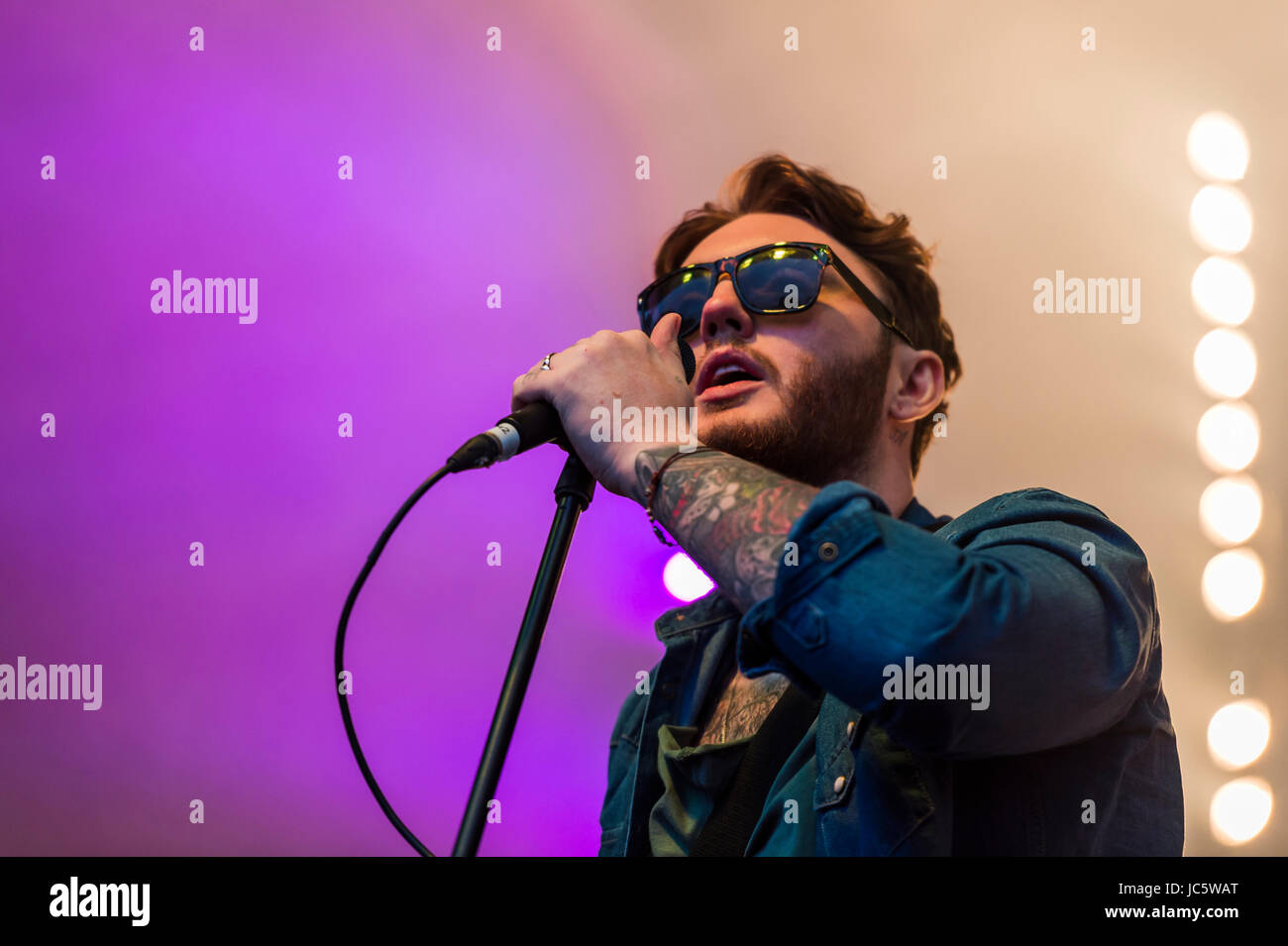 James arthur x factor 2016 hi-res stock photography and images - Alamy