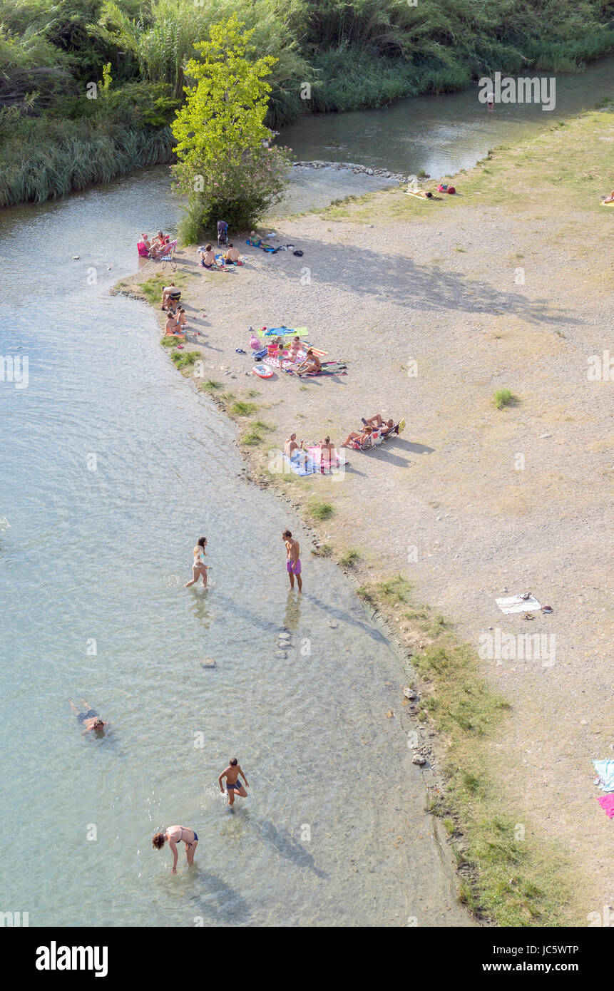Sunbathing at the riverside hi-res stock photography and images - Alamy