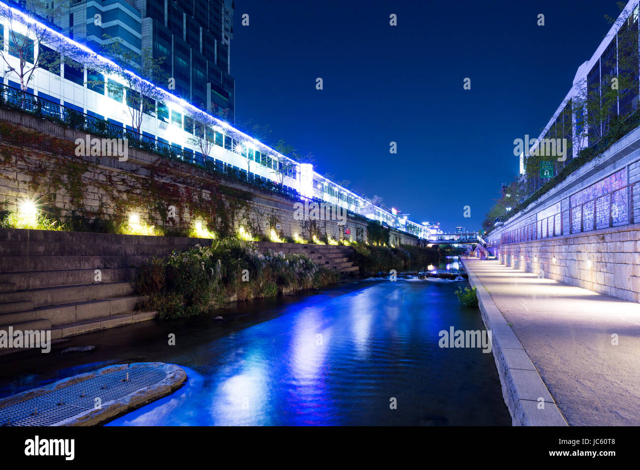 Cheonggye plaza hi-res stock photography and images - Alamy