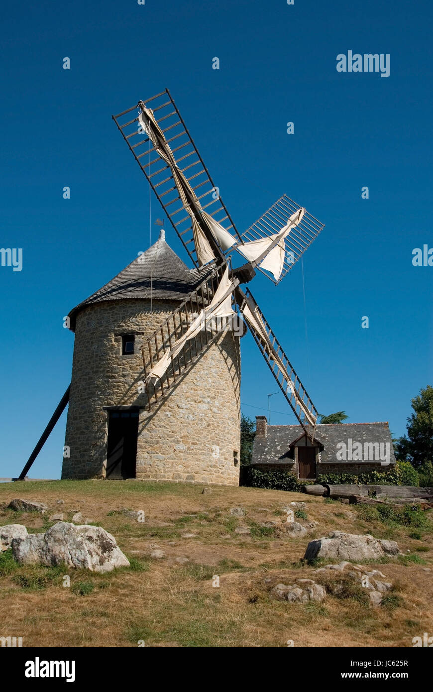 France, Brittany, Mont-Dol, mill, windmill, Frankreich, Bretagne ...