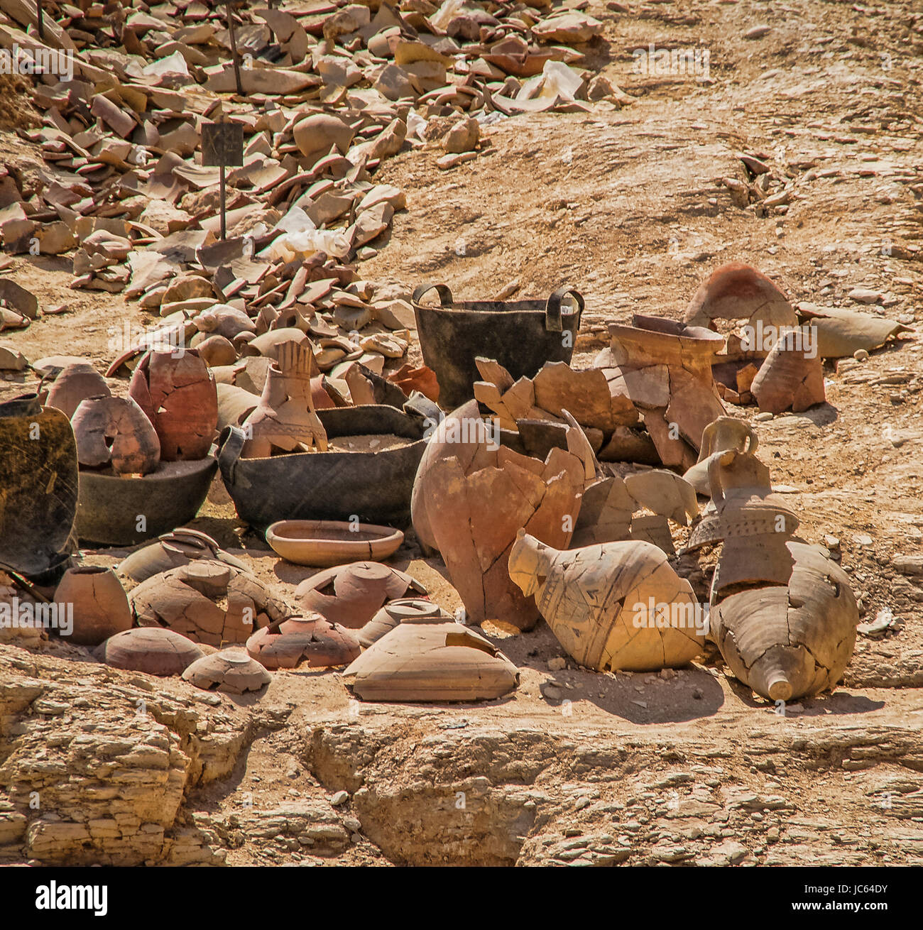 Egypt pottery hi-res stock photography and images - Alamy