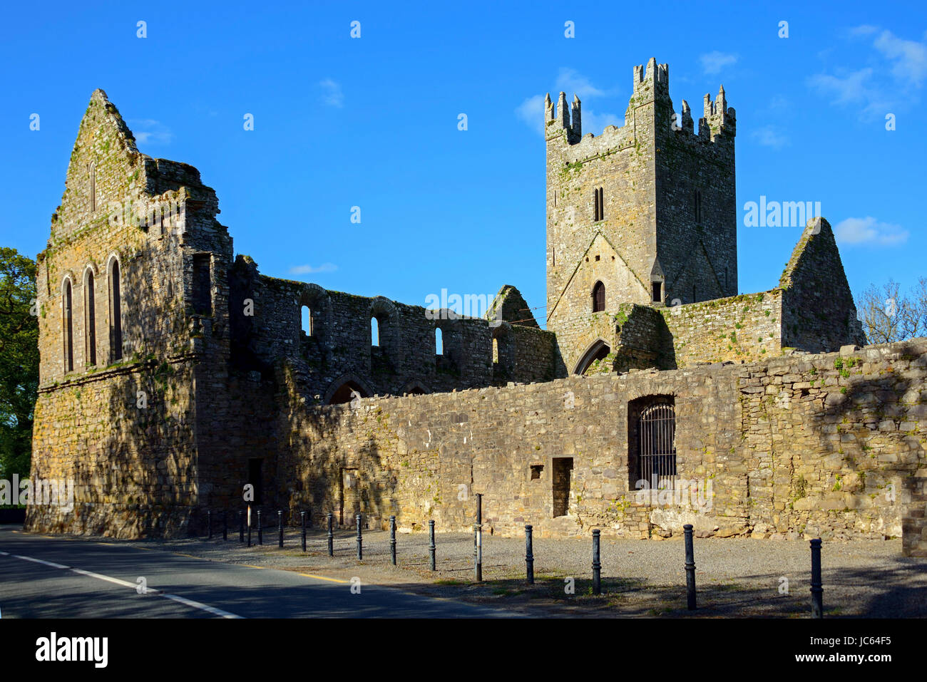 Cloister arrangement hi-res stock photography and images - Alamy