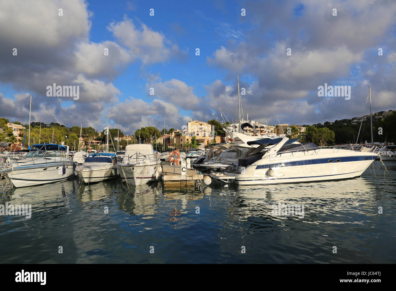 congestion at the dock Stock Photo - Alamy